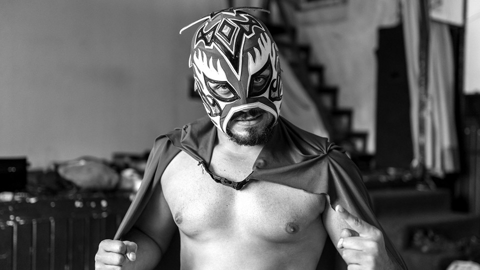 Red Eagle conquista título e troféu na Pro Wresting Live