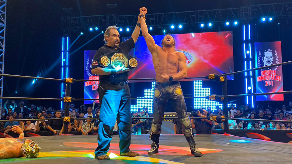 Kenny Omega conquista o AAA Mega Championship