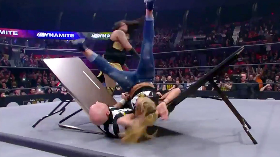 Shanna sofre mais uma Powerbomb de Nyla Rose - Wrestling PT