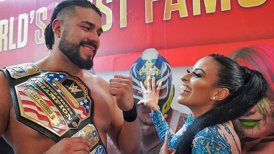 Andrade está de regresso ao backstage do WWE Raw