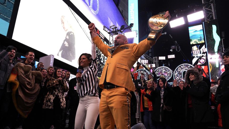 Mojo Rawley ganha e perde o WWE 24/7 Championship na passagem de ano ...