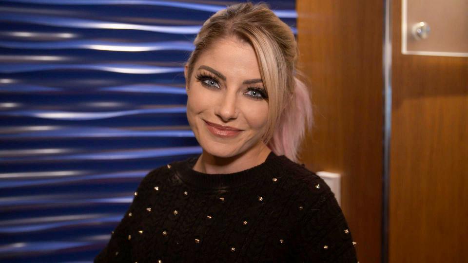 Alexa Bliss: "A WWE toma conta de nós a 100%"
