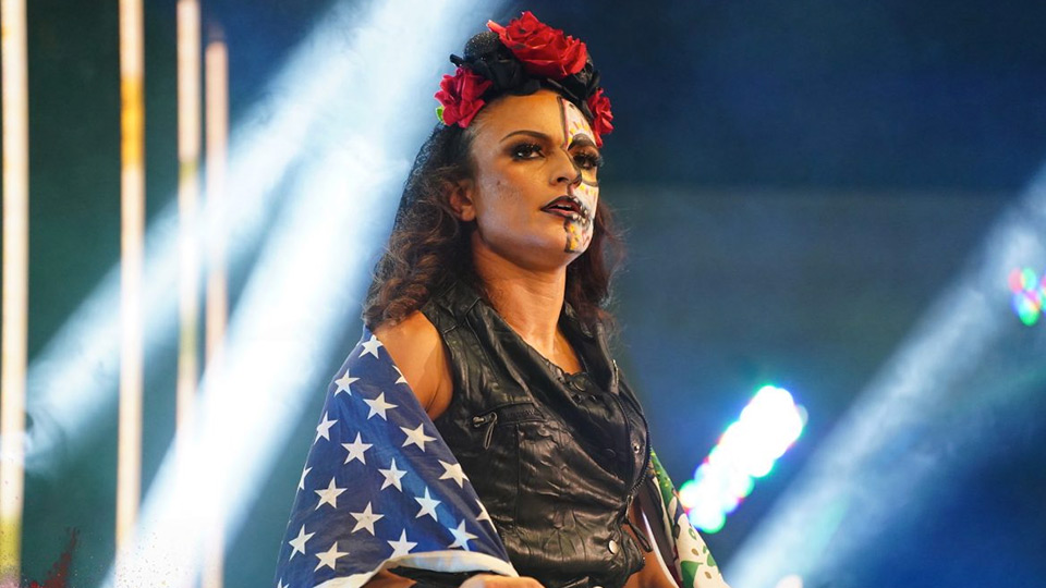 Thunder Rosa não vai assinar pela WWE