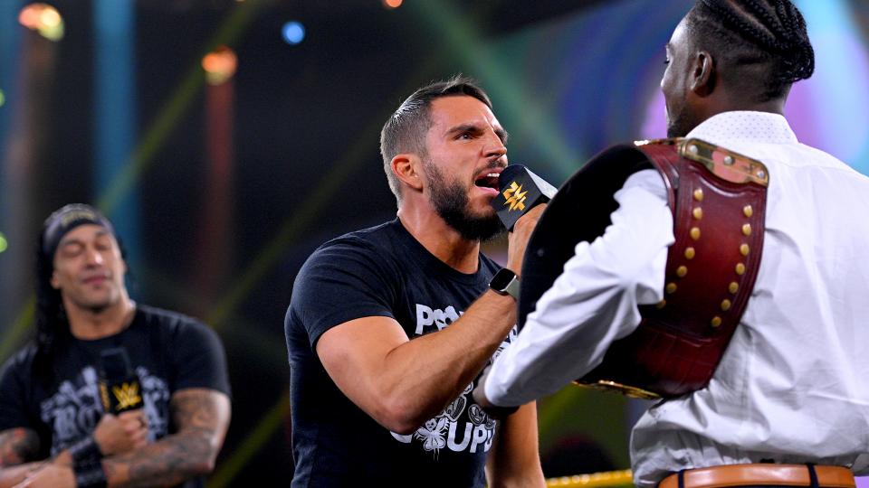 Kevin Owens Show acaba mal para Leon Ruff