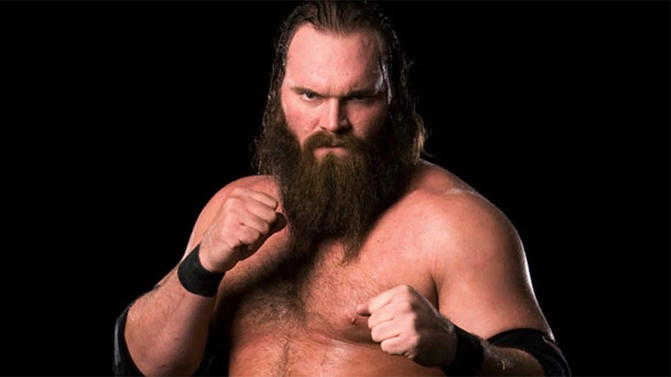 Mike Knox aparece "com estrondo" na NWA