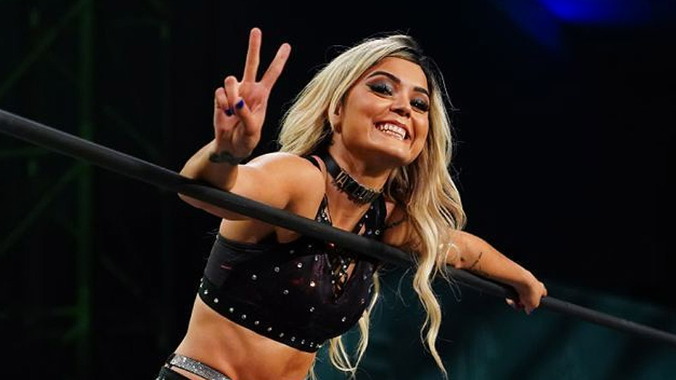 Tay Conti revela apoio de Bayley em tryout na WWE