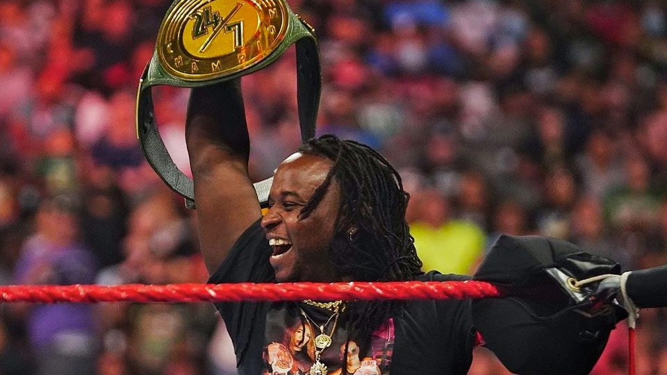 Reginald conquista o WWE 24/7 Championship