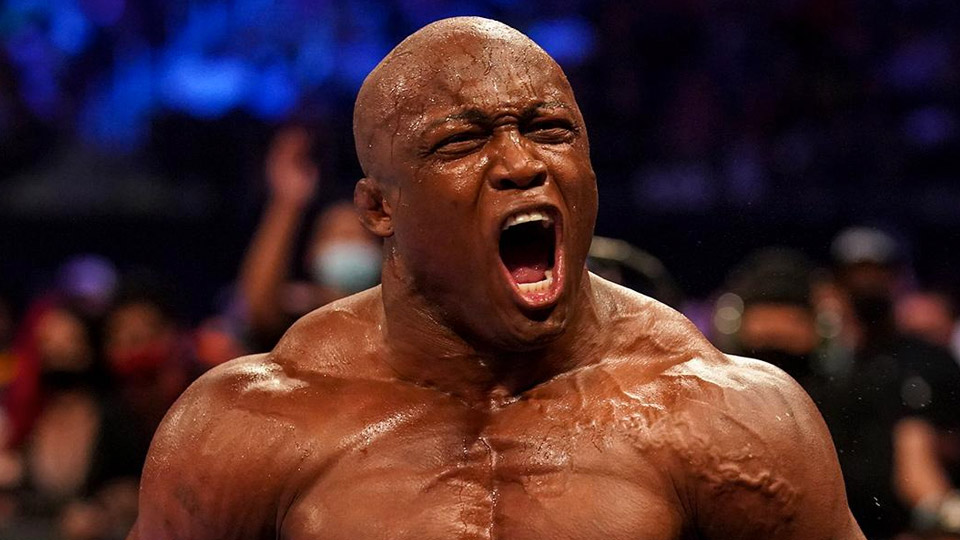 Bobby Lashley regressa e tira o lugar a Dominik