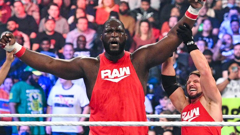 Omos vence a Dual Brand Battle Royal