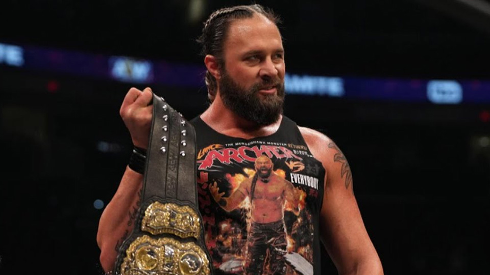 Lance Archer regressa e ataca "Hangman" Page