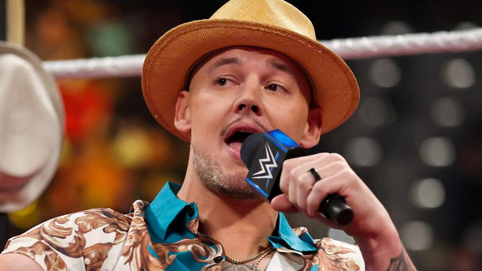 Happy Corbin: "Fãs arranjam sempre forma de criticar"