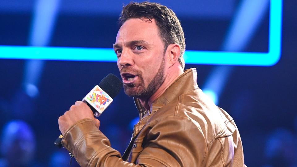 Max Dupri faz tease de regresso como LA Knight