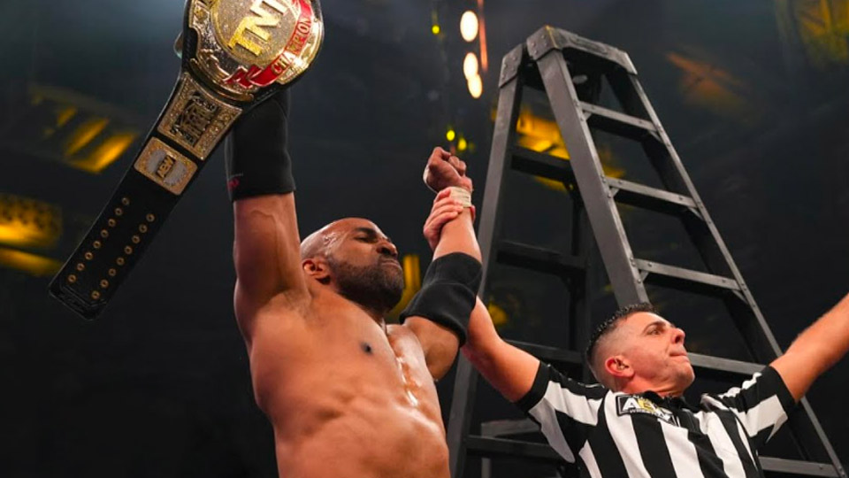 Scorpio Sky recupera o TNT Championship