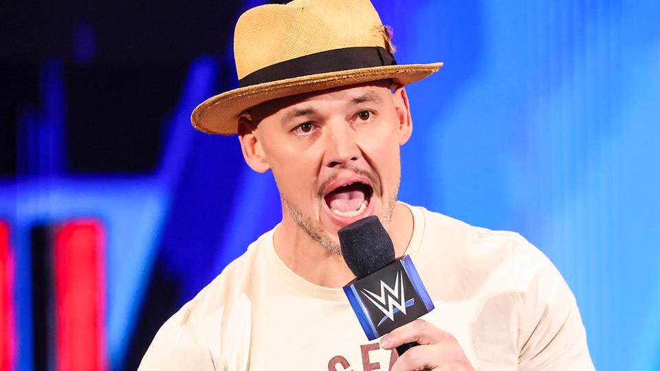 Baron Corbin quer voltar a personagem antiga