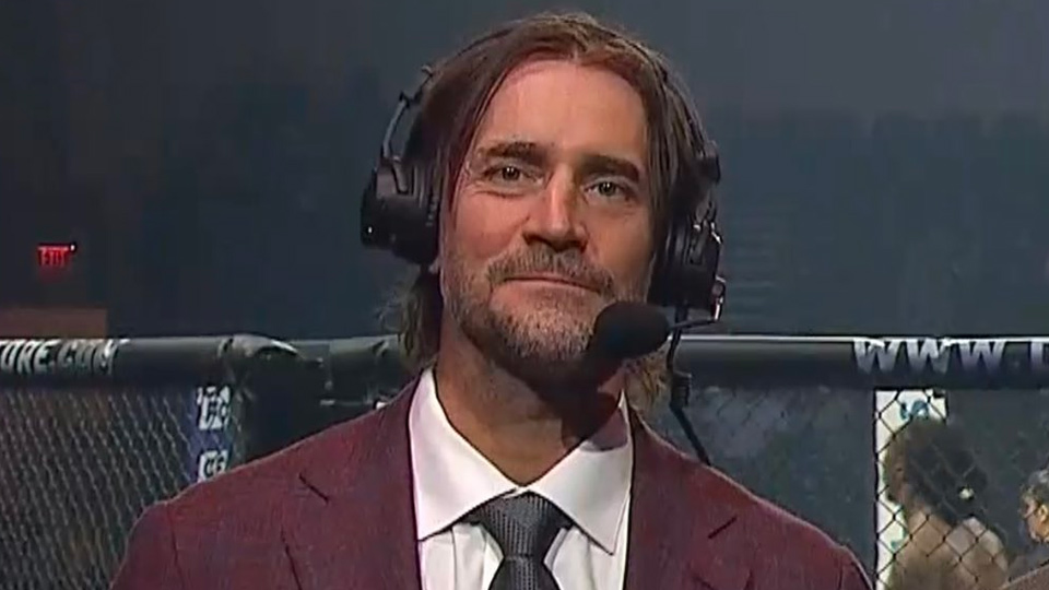 CM Punk regressa como comentador de MMA