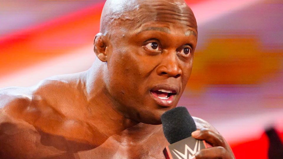 Adam Pearce anula despedimento de Bobby Lashley