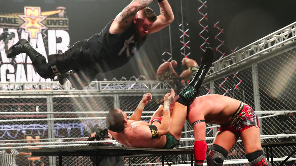 WWE planeia "muita loucura" para o WarGames