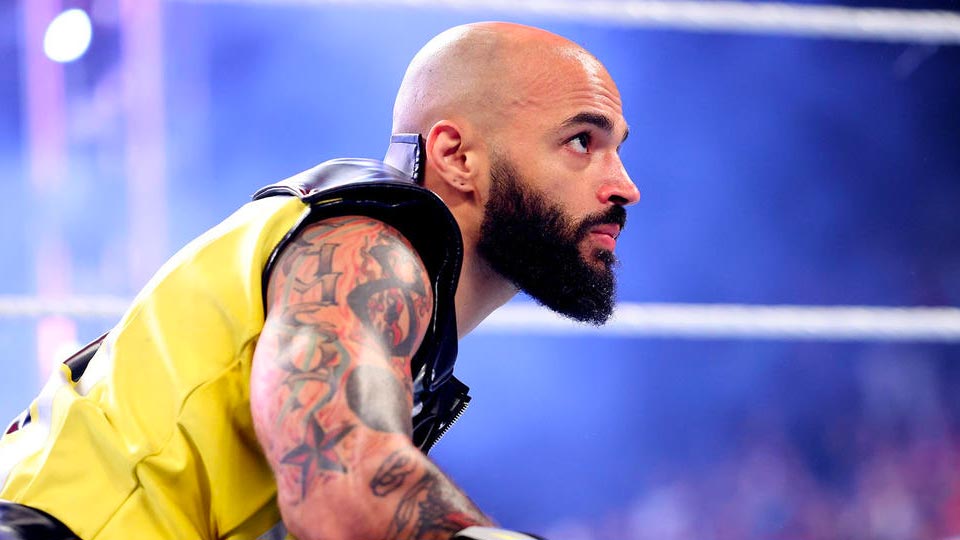 Ricochet revela ferimento que sofreu no SmackDown