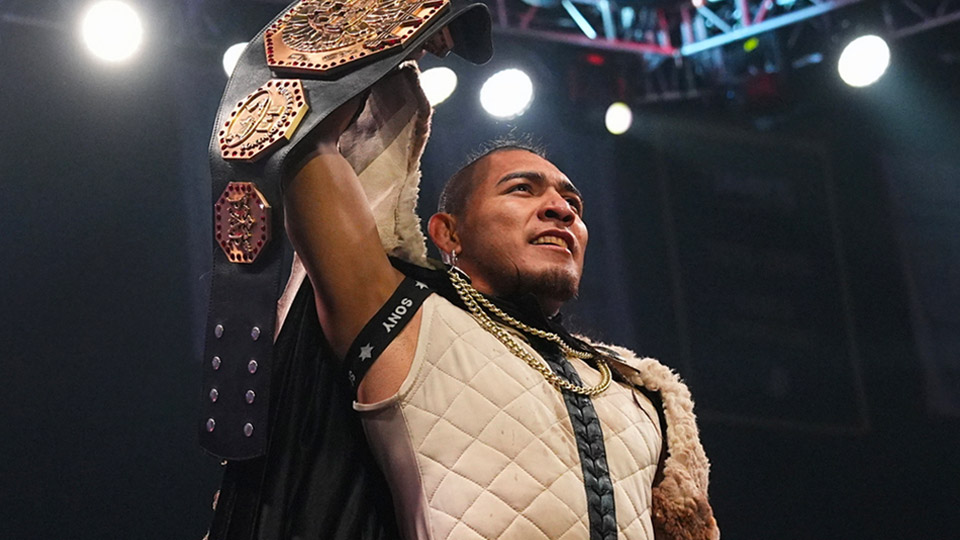 Vikingo conquista o AAA Mega Championship