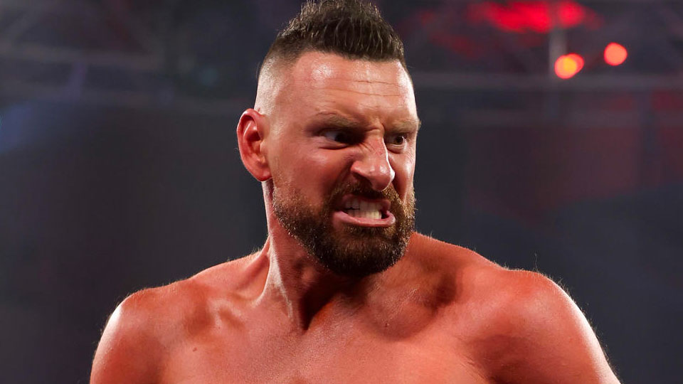 Dijak faz a sua primeira aparição fora da WWE