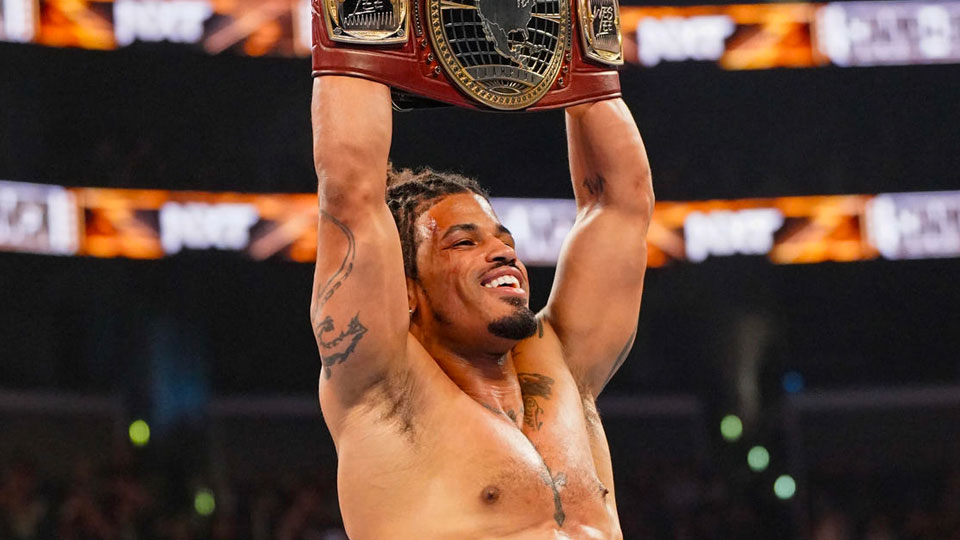 Wes Lee sobrevive como campeão a Fatal 5-Way