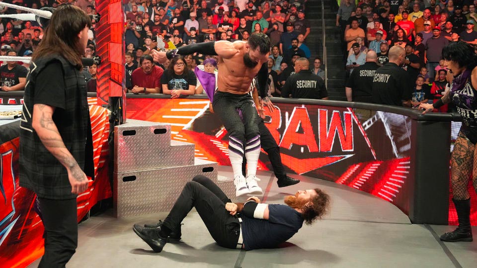 Judgment Day e JD McDonagh destroem Sami Zayn e Cody Rhodes