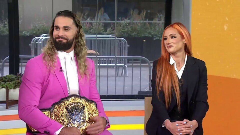Seth Rollins e Becky Lynch abordam renovação com a WWE