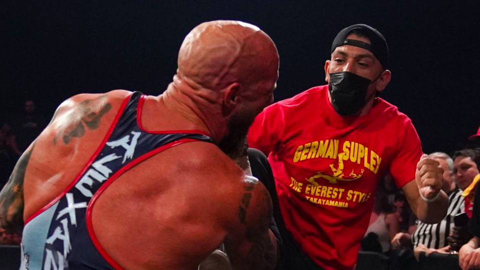 Simon Gotch invade o Impact e ataca Josh Alexender