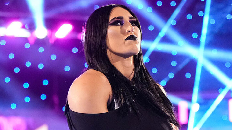 Rhea Ripley esteve nos bastidores num show da AEW