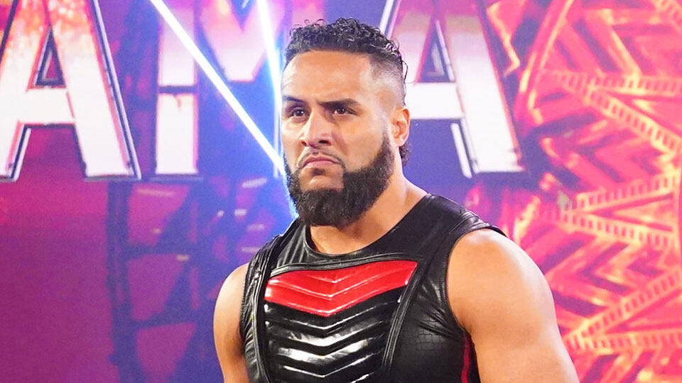 Tama Tonga sofre grave lesão