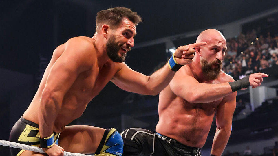 Johnny Gargano: "Grayson Waller é um pedaço de lixo"