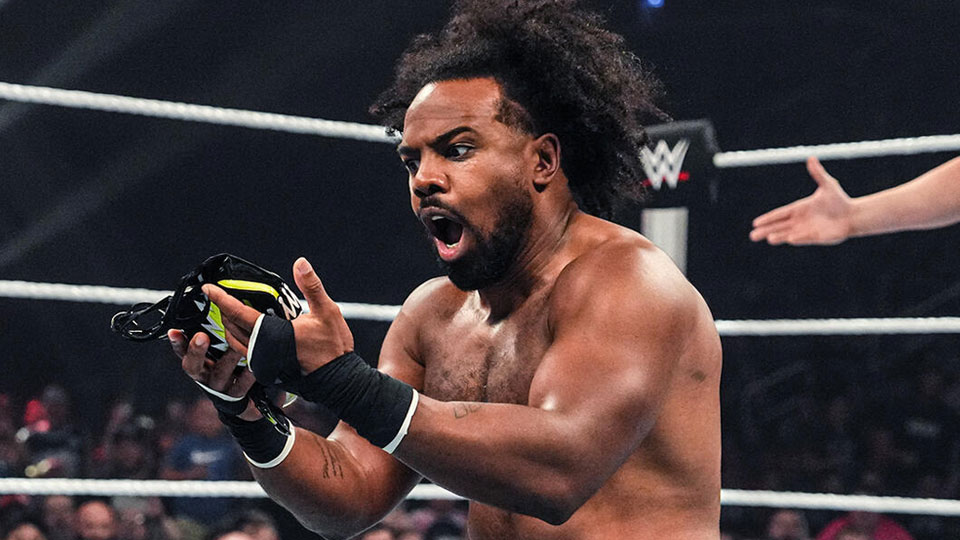 Xavier Woods desmascara Rey Mysterio e trama Kofi Kingston