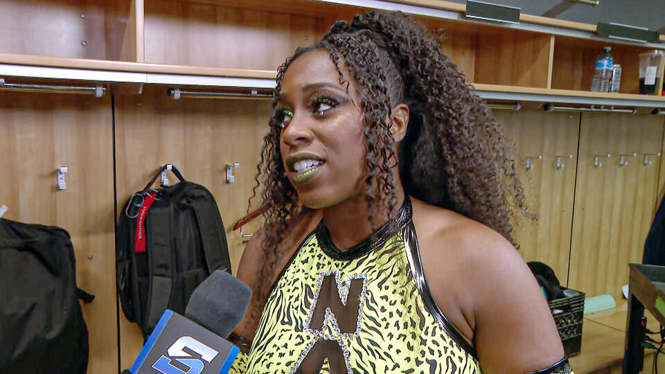 Naomi quer ter uma passagem pelo NXT