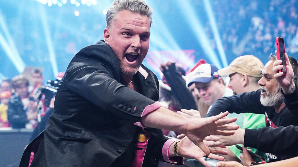 Data de regresso de Pat McAfee à WWE revelada