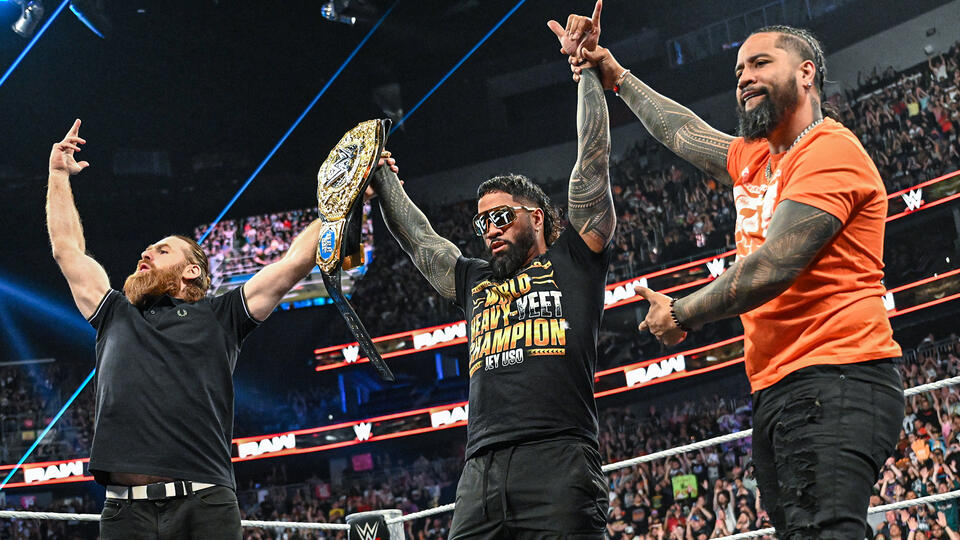 Sami Zayn e Jimmy Uso regressam para celebrar com Jey Uso