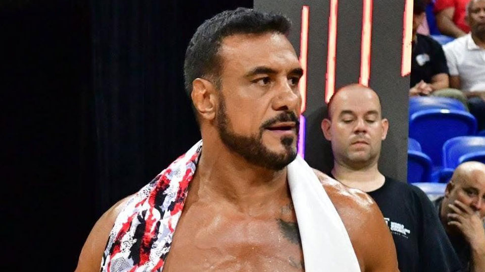 Alberto Del Rio começa brawl em entrevista de televisão