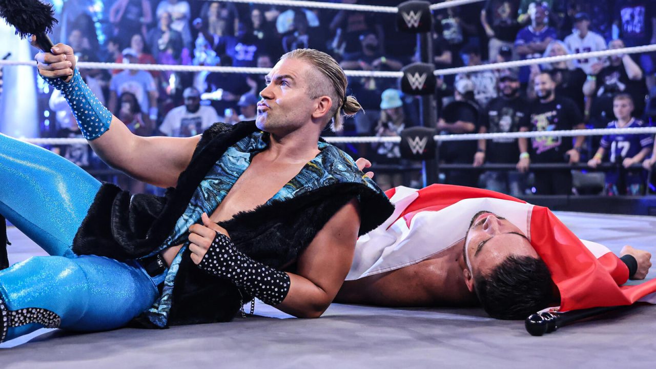 Tyler Breeze regressa ao NXT e confronta Ethan Page