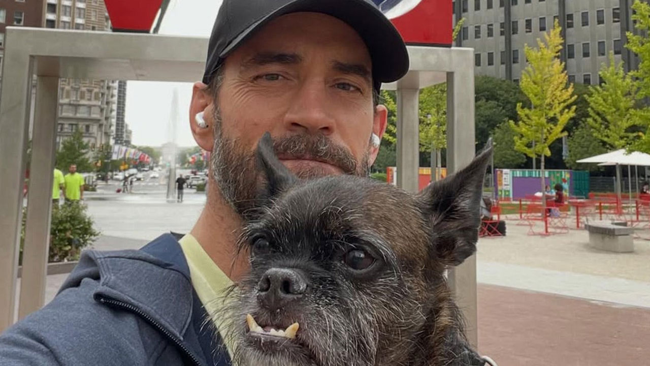 CM Punk homenageia Larry com nova tatuagem